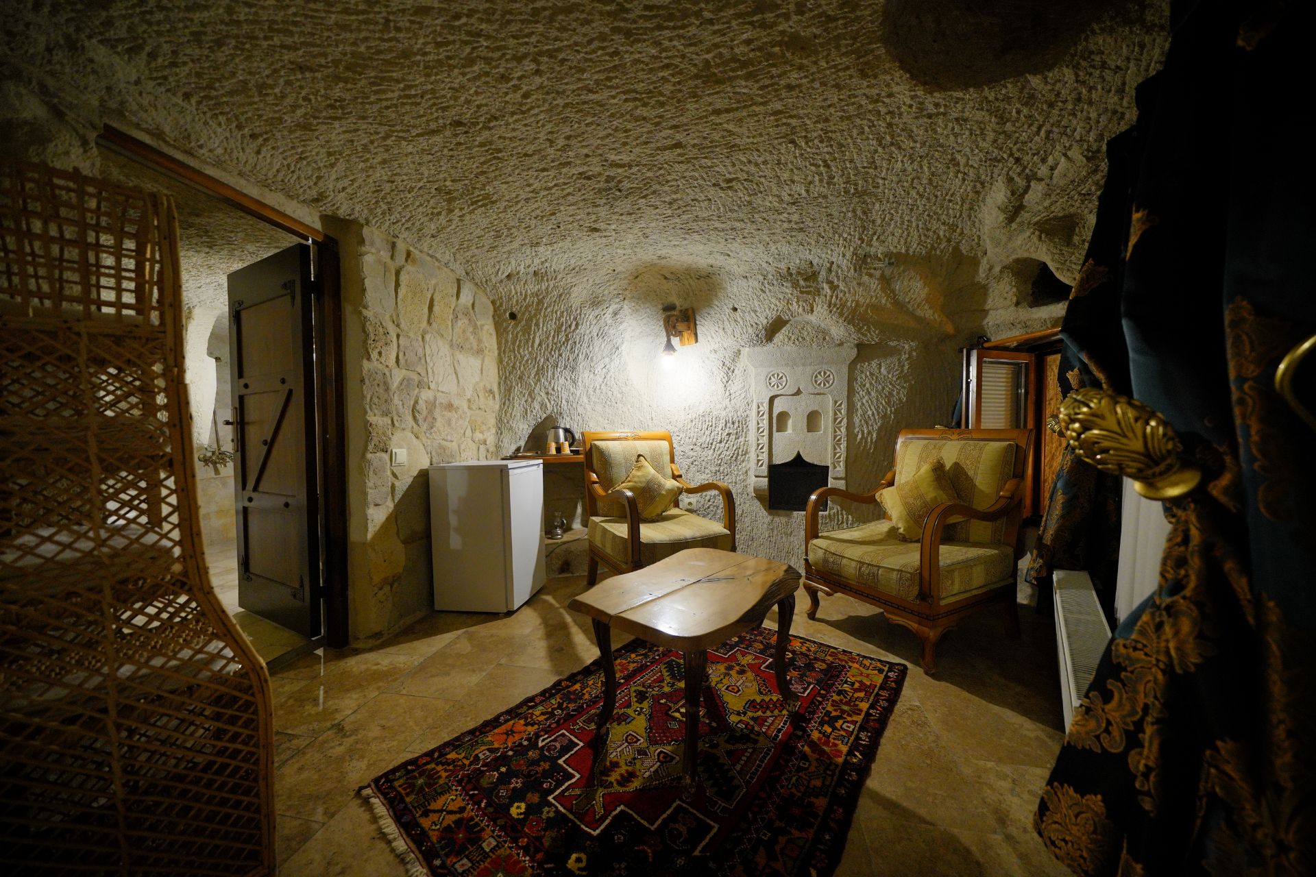 Narcave House / En İyi Mağara Oda-1013 Sami Aga Cave Room with Bathtub ...